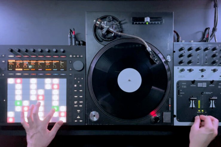 JOHN TYPE - OFFICIAL WEBSITE